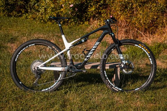 Lux World Cup CF 7 - CANYON - 01160 - Troc Vélo