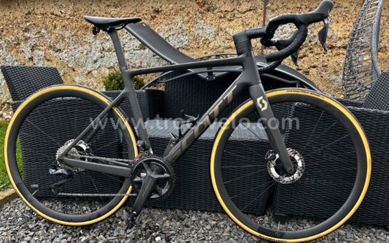 Scott Addict RC 15 Black 2024 - SCOTT - 45000 - Troc Vélo